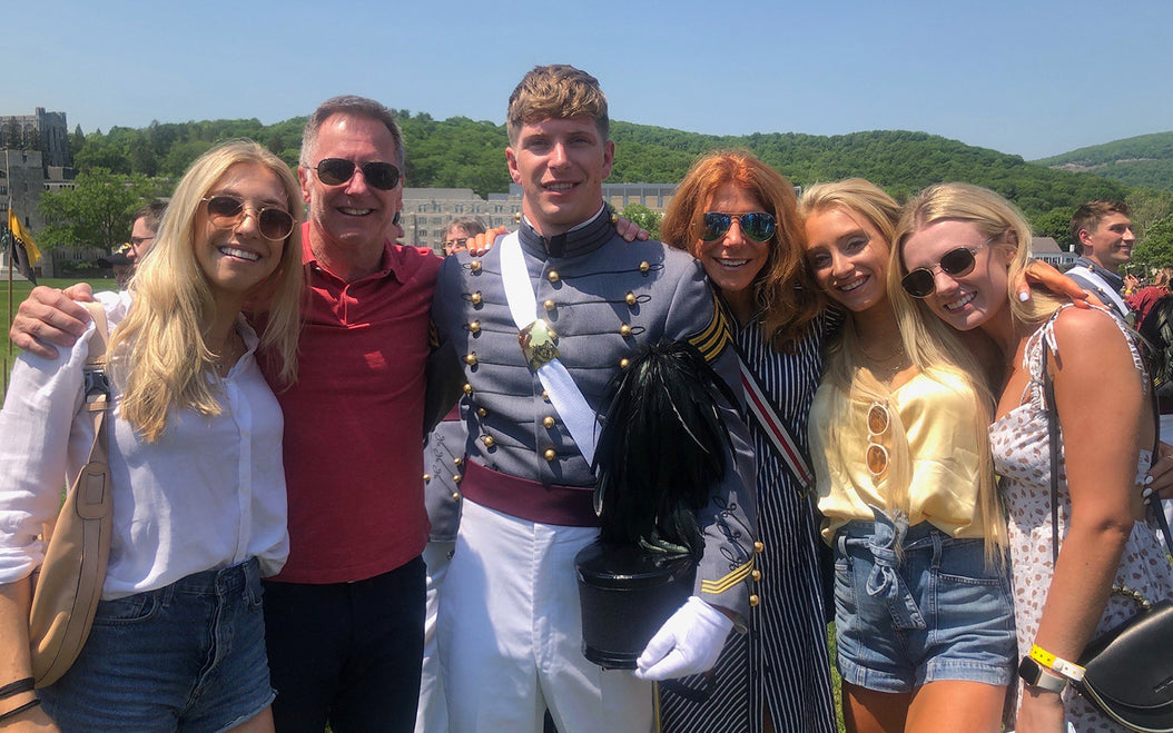 VB Gives Back to Breakthrough T1D-The DeYoung Family – Veronica Beard